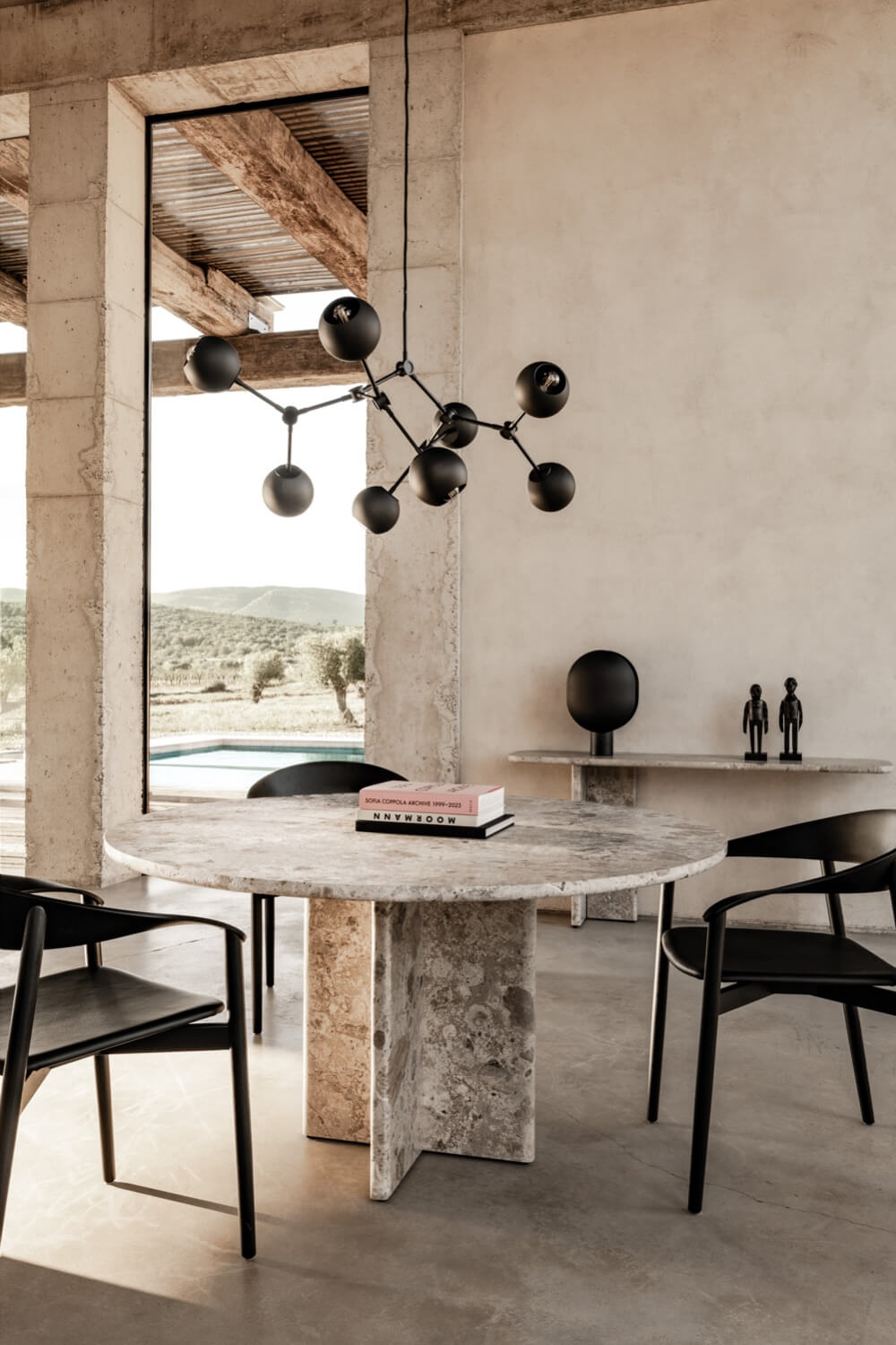 JANUA – T-Rox Series No.1